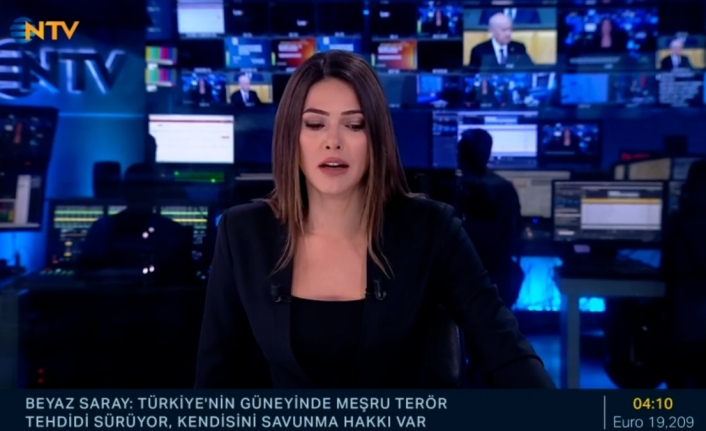 NTV spikeri Buse Yıldırım haber sunarken canlı yayında depreme ...
