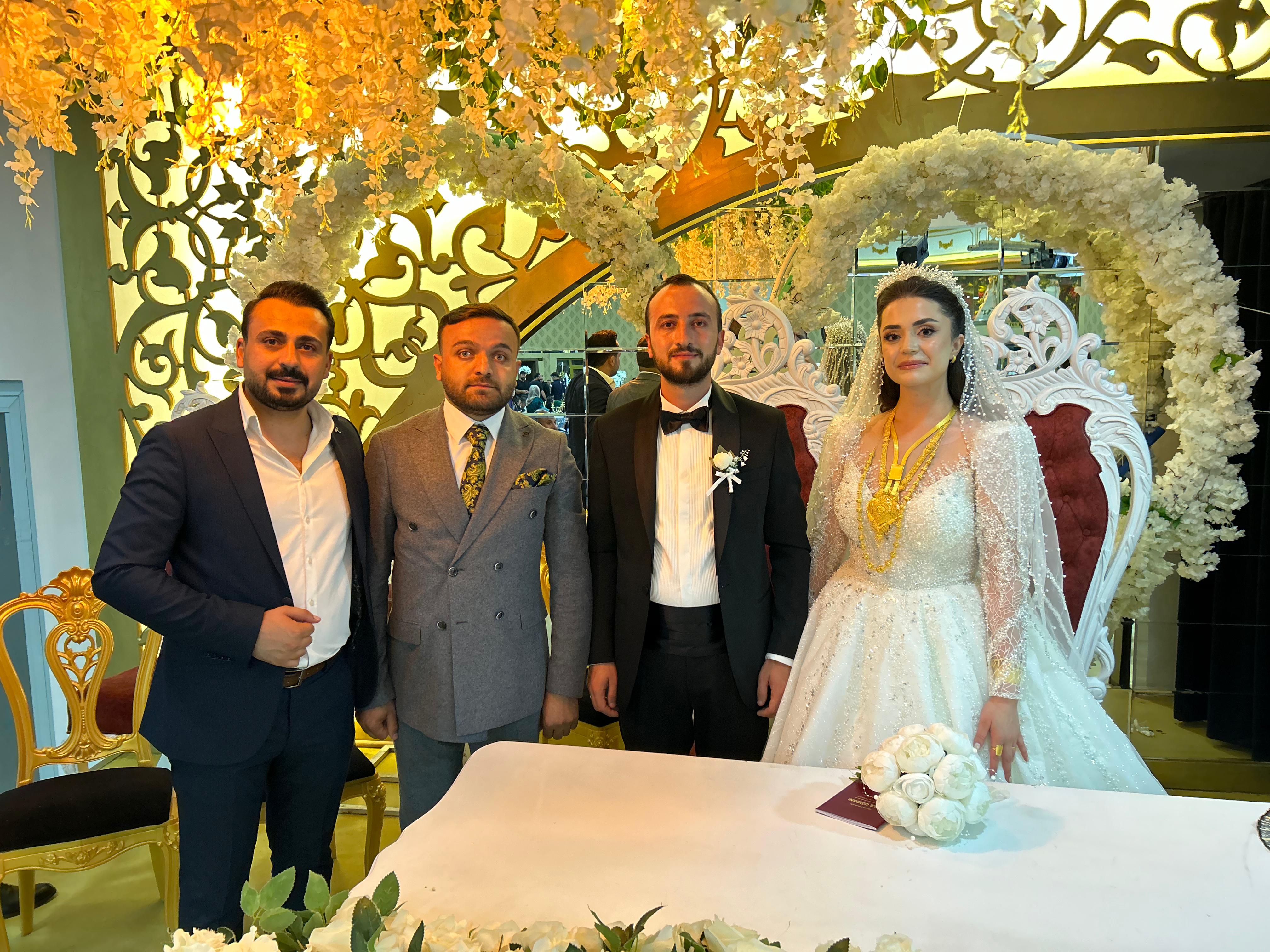 İş İnsanı Fariz Borazan’ın mutlu günü - Şehrivan | Van Haber | Van ...