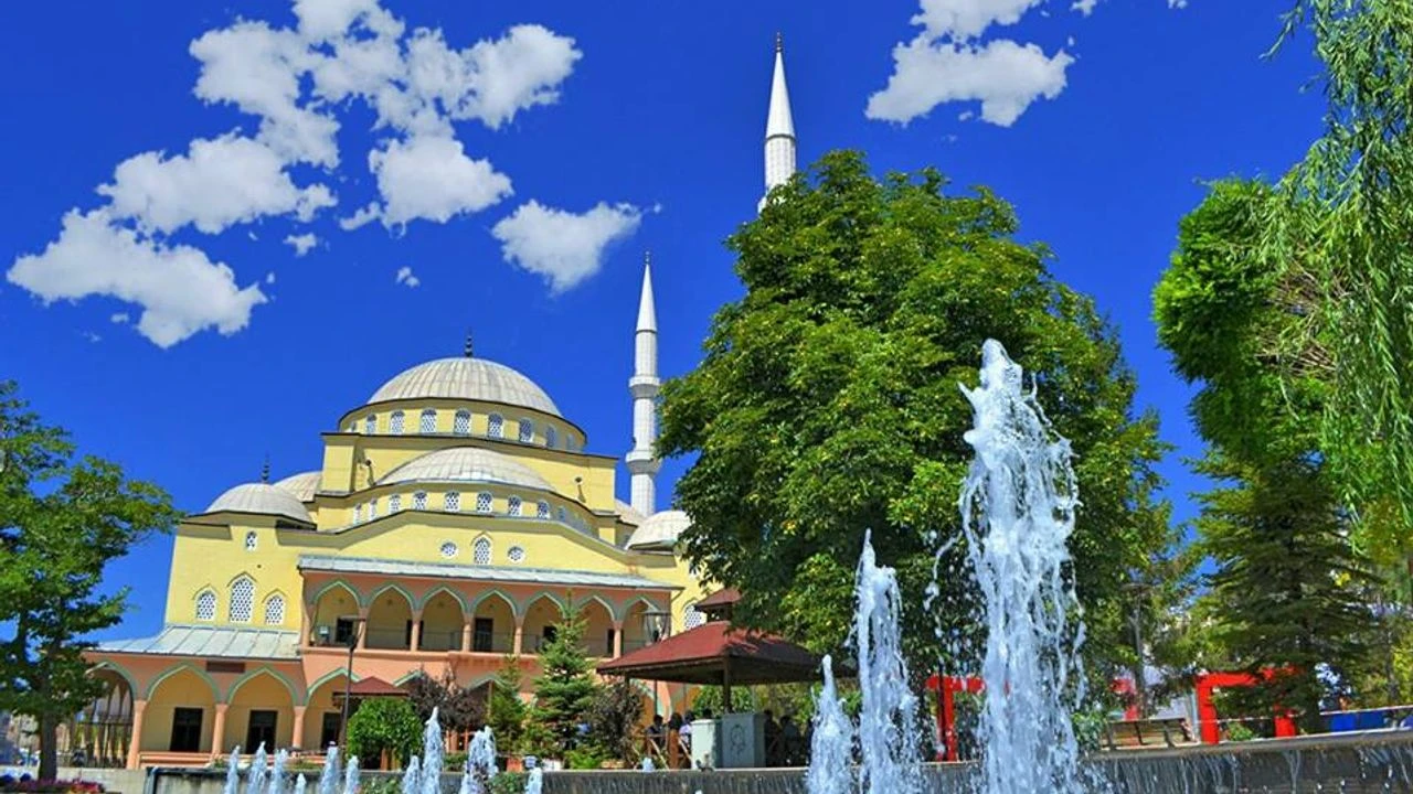 Van Hz. Ömer Camii’nin yıkım ve yapım takvimi açıklandı! - Şehrivan ...